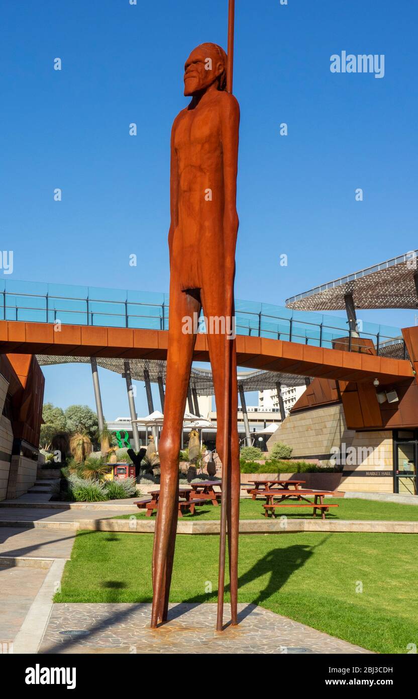 Yirin Statue by Tjyllyungoo sculptor located in Yagan Square in Perth ...