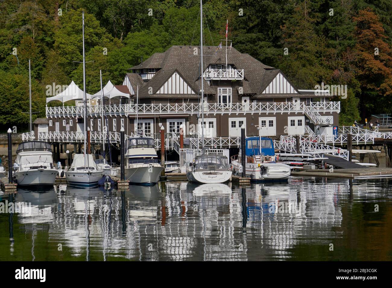 British colonial club hi-res stock photography and images - Alamy