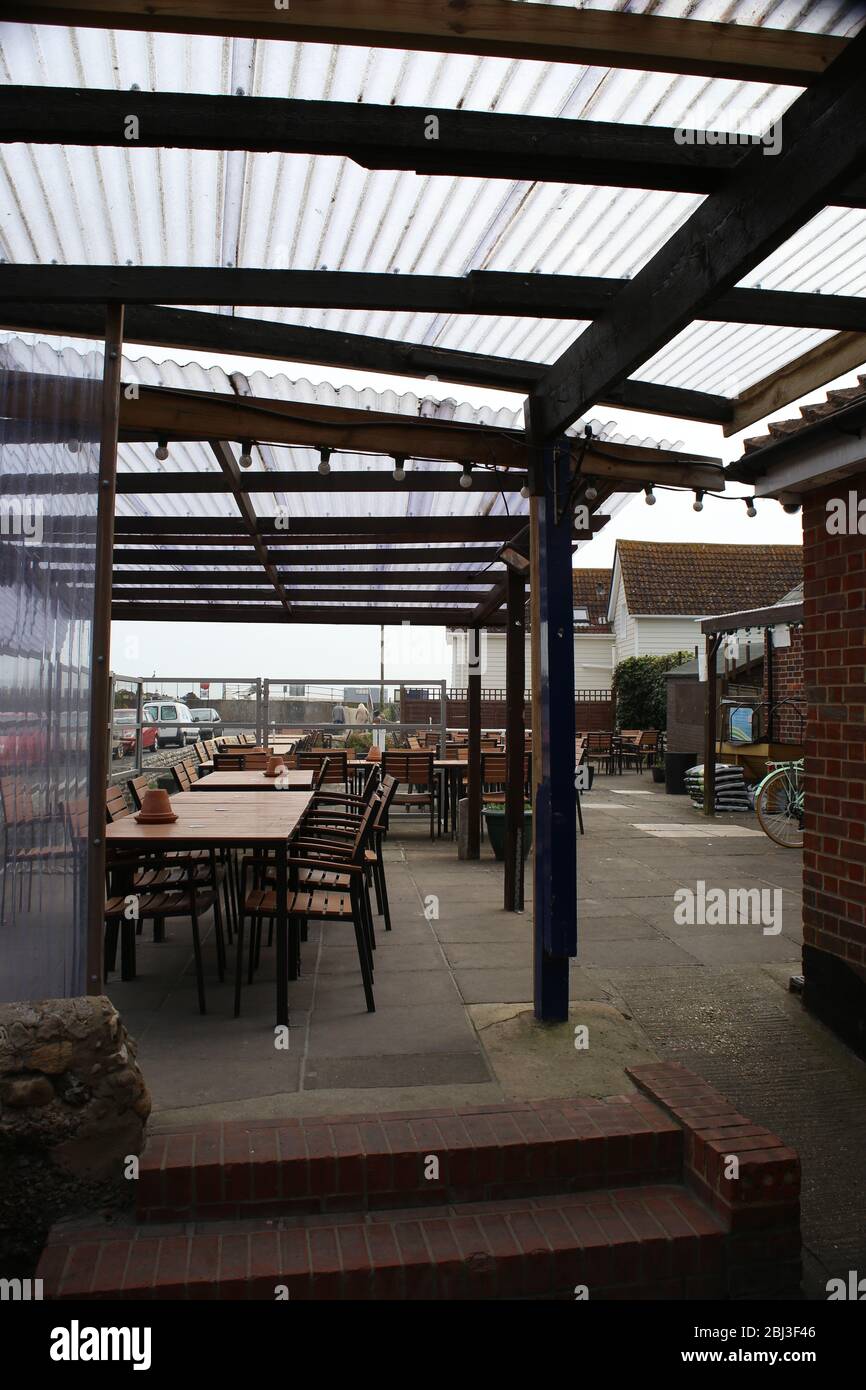 Empty pub hi-res stock photography and images - Alamy