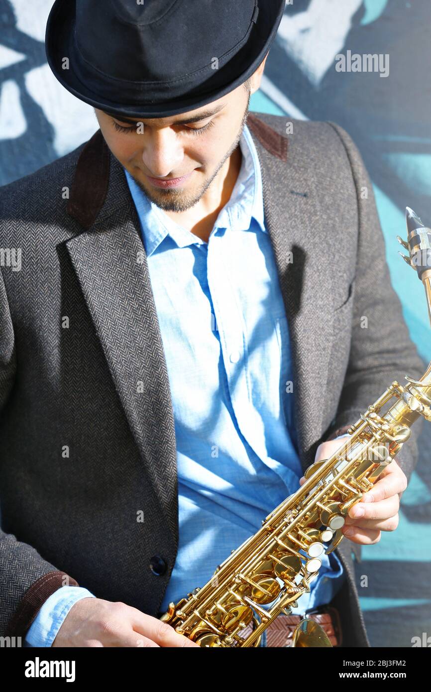 Jazz sing and street hi-res stock photography and images - Alamy