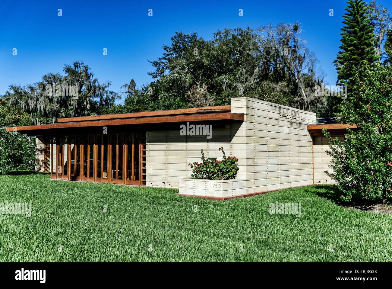 Usonian hi-res stock photography and images - Alamy