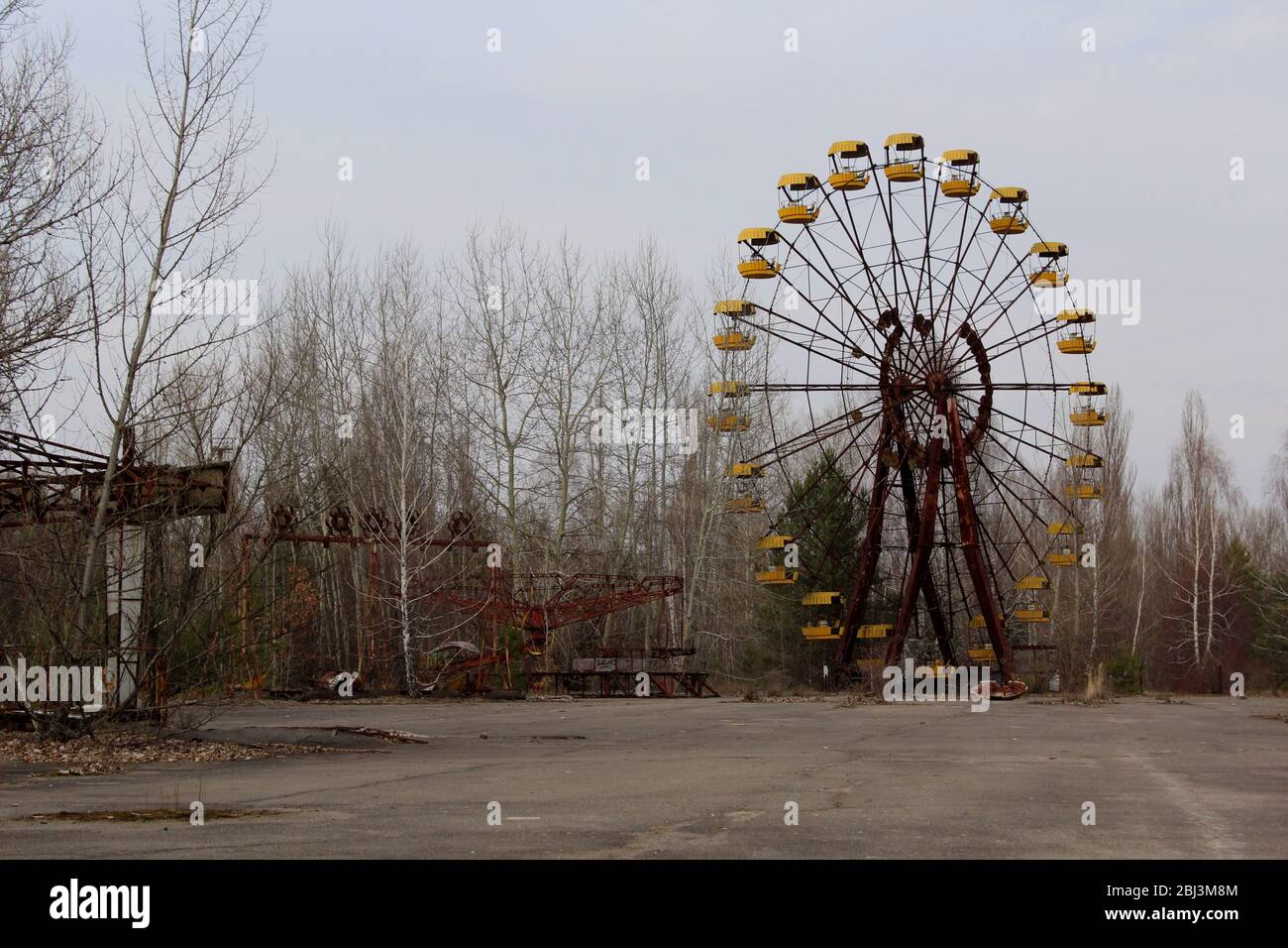 Ghost town Pripyat in Chernobyl, Ferris wheel Stock Photo - Alamy