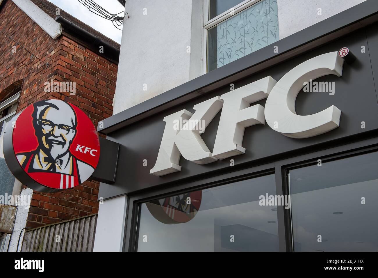 Cippenham, Slough, Berkshire, UK. 27th April, 2020. KFC are reopening a ...