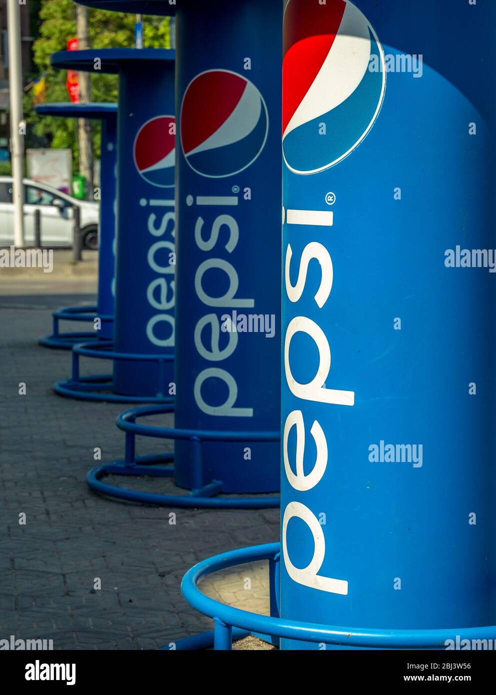 Pepsi can shaped hi-res stock photography and images - Alamy