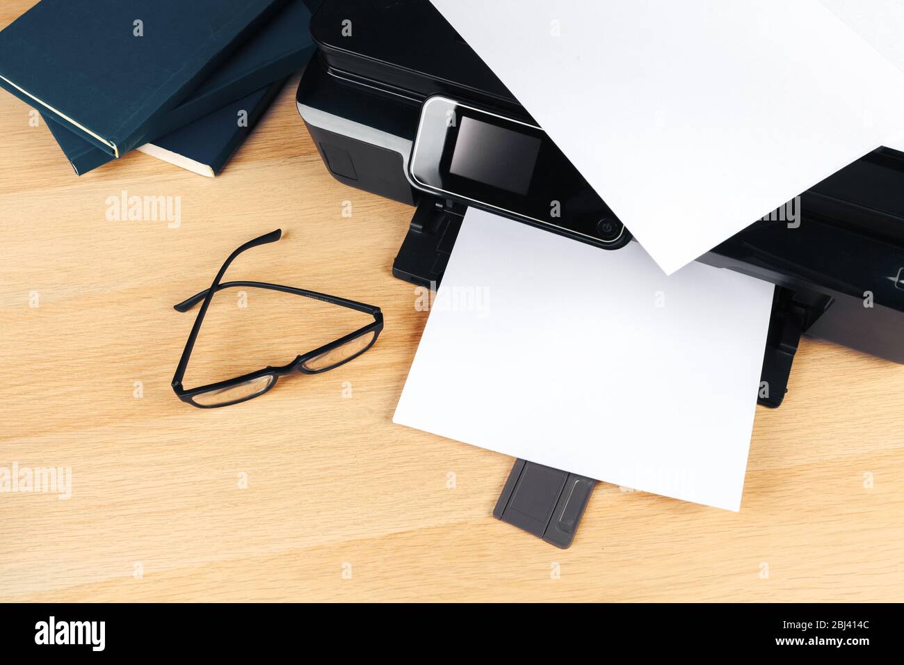 Screen computer classroom paper hi-res stock photography and images - Alamy