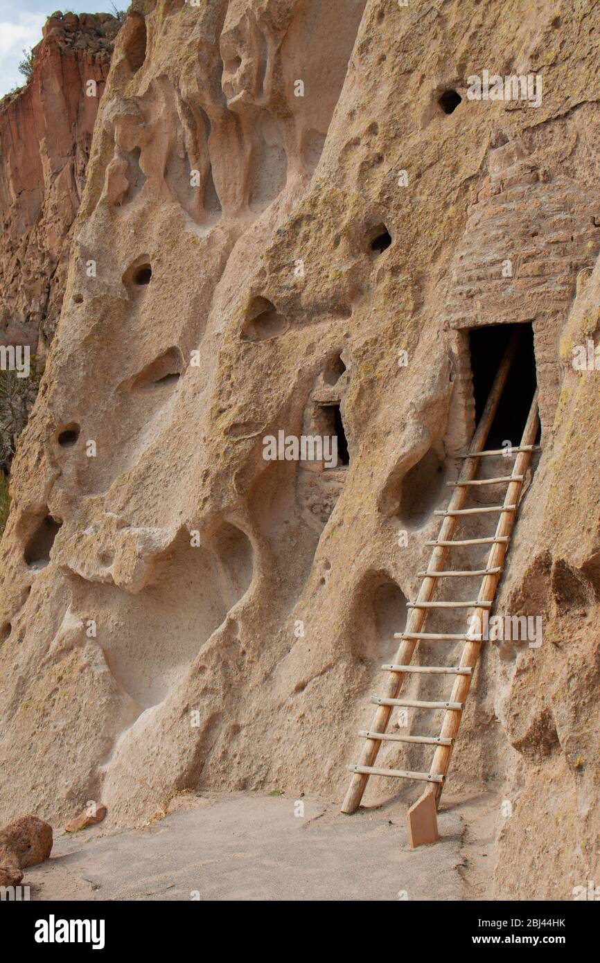 Prehistoric cave dwelling hi-res stock photography and images - Alamy