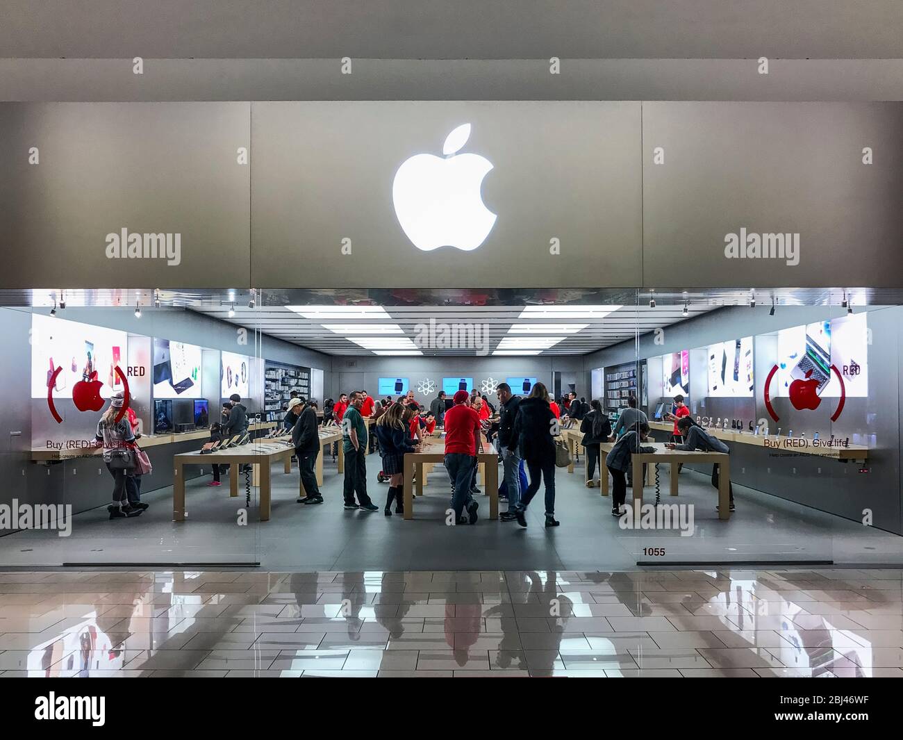 Crowded Apple retail store at the Cherry Hill Mall in New Jersey Stock ...