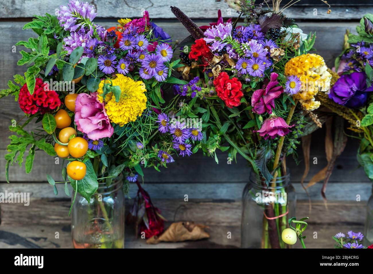 Fresh cut flowers hi-res stock photography and images - Alamy