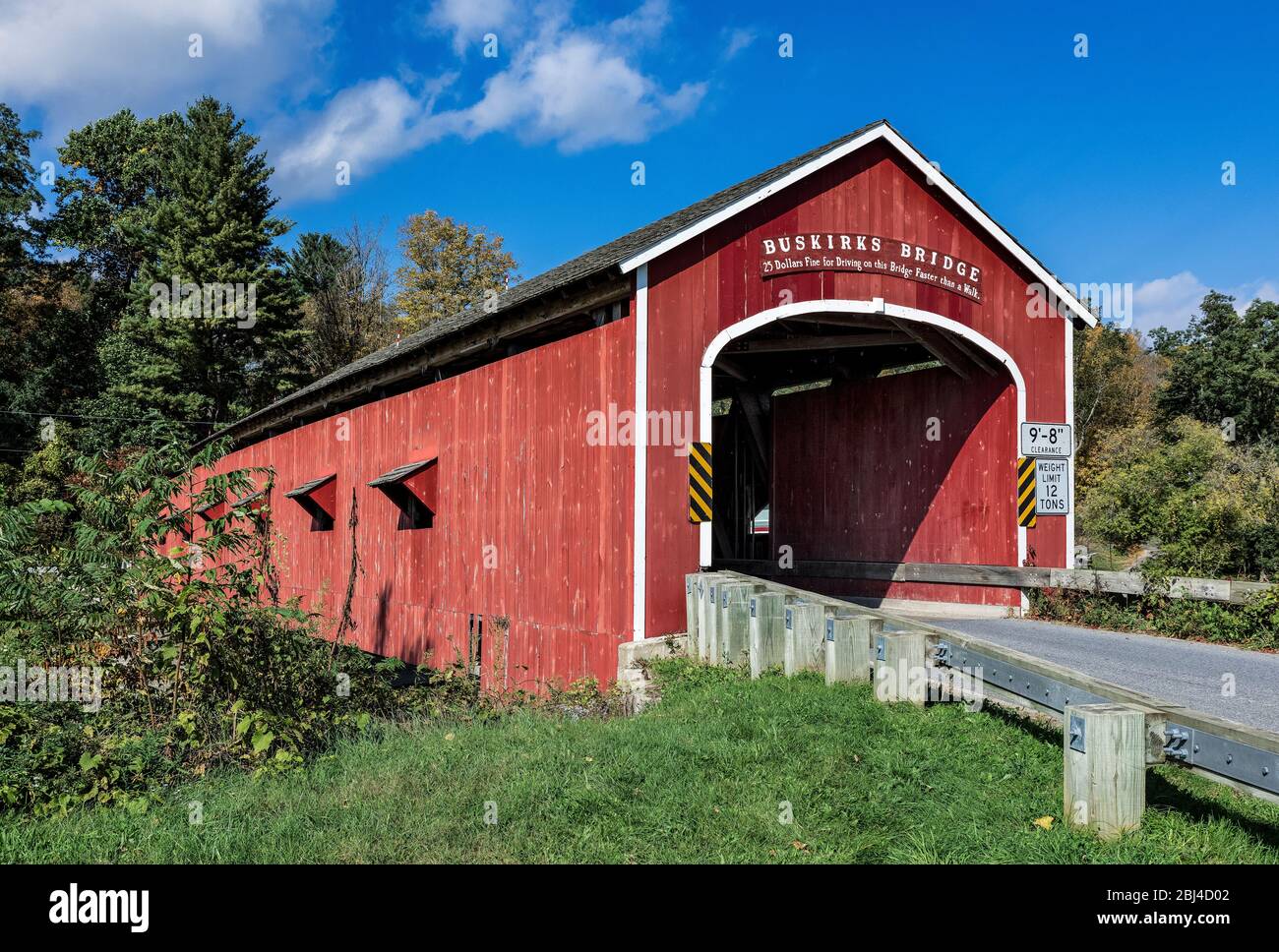 Buskirk Covered Bridge Stock Photo - Alamy