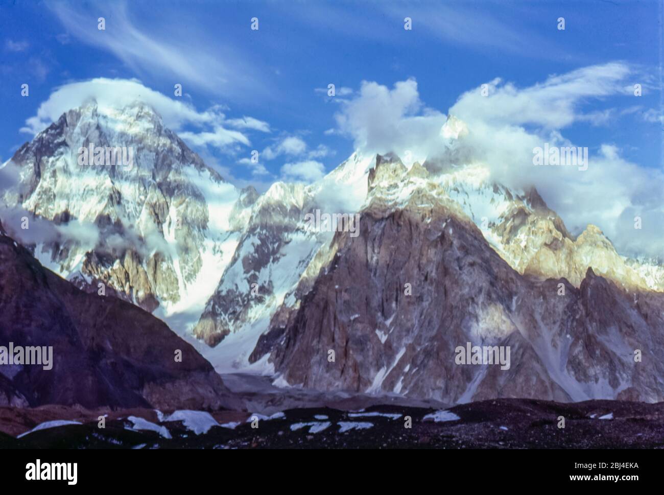 Pakistan, Northern Areas of the Karakoram Mountains. Pictorial imagine ...
