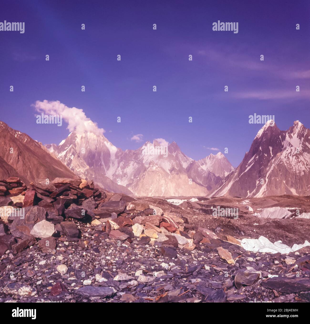 Pakistan, Northern Areas of the Karakoram Mountains. Pictorial imagine ...