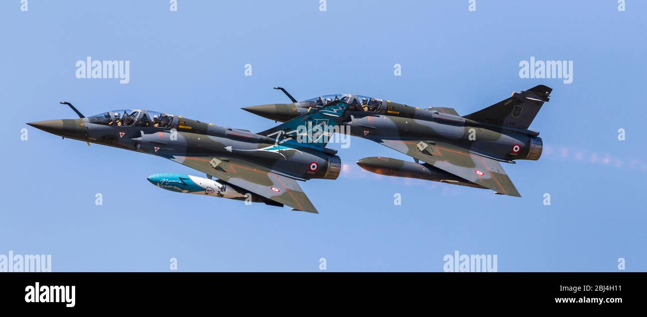 French Air Force Mirage 2000D pair in formation Stock Photo - Alamy