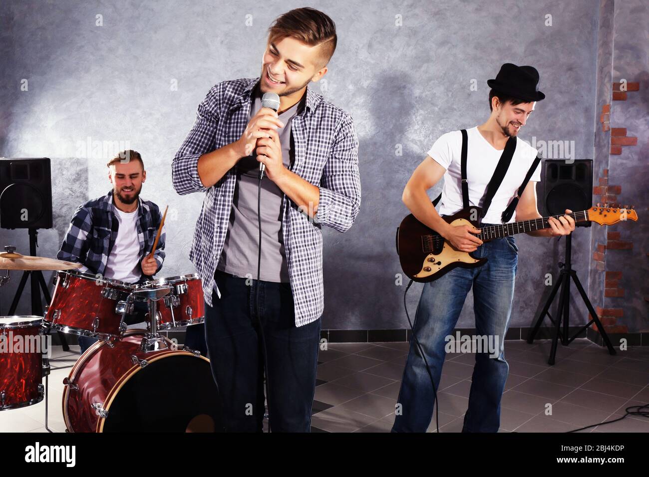 Curtain wall hi hi-res stock photography and images - Alamy