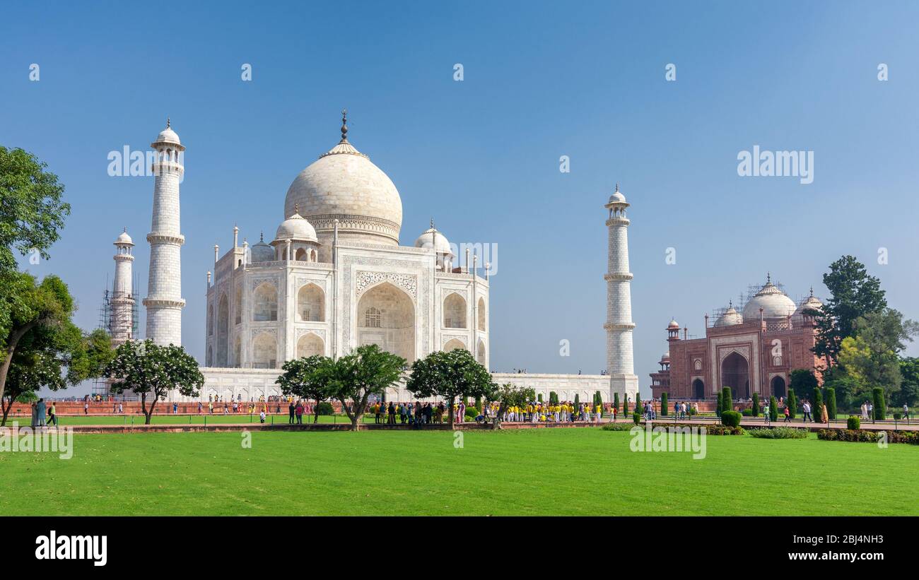 Taj Mahal mausoleum built in 1643 by Mughal emperor Shah Jahan to house ...