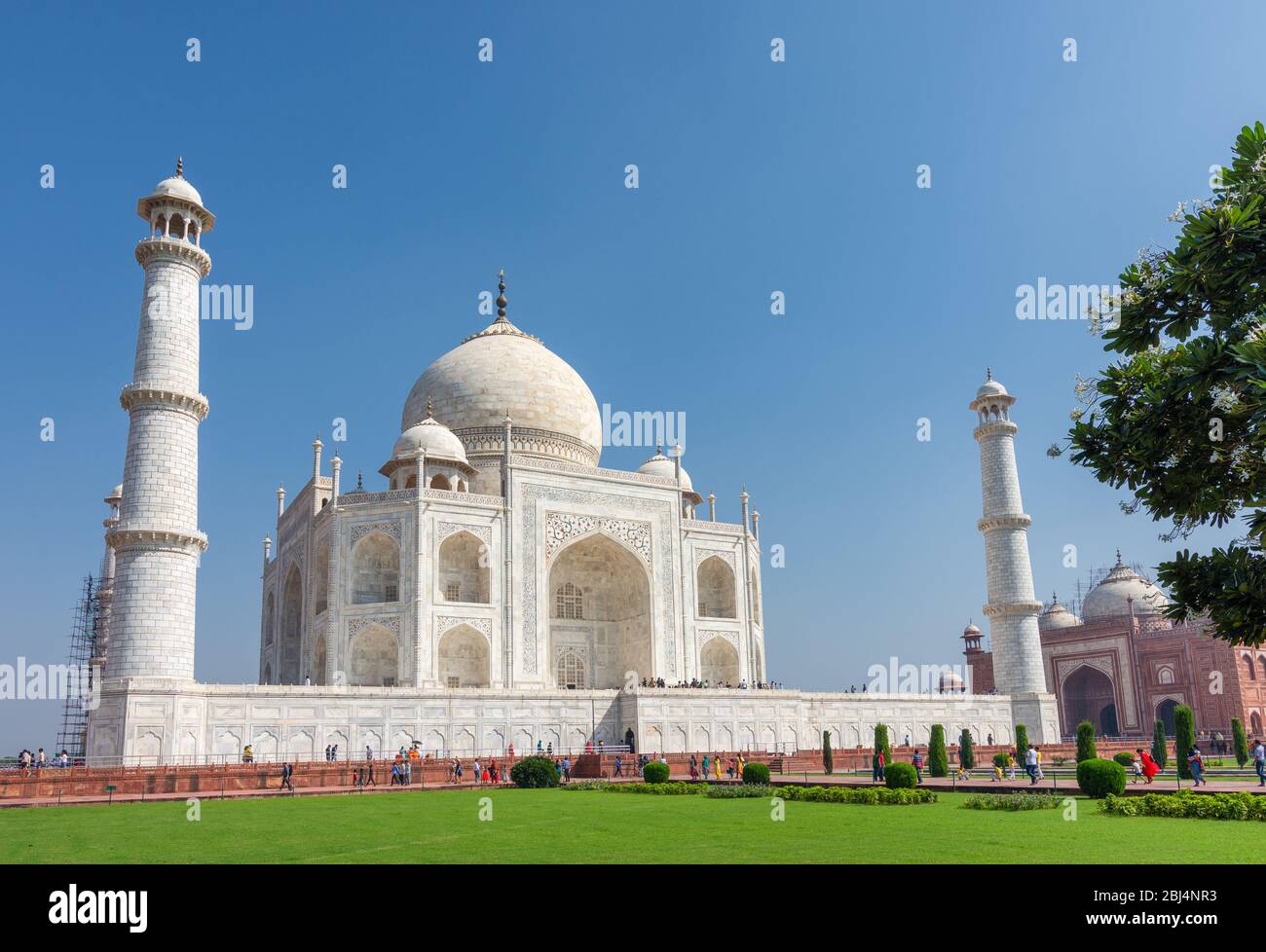 Taj Mahal mausoleum built in 1643 by Mughal emperor Shah Jahan to house ...
