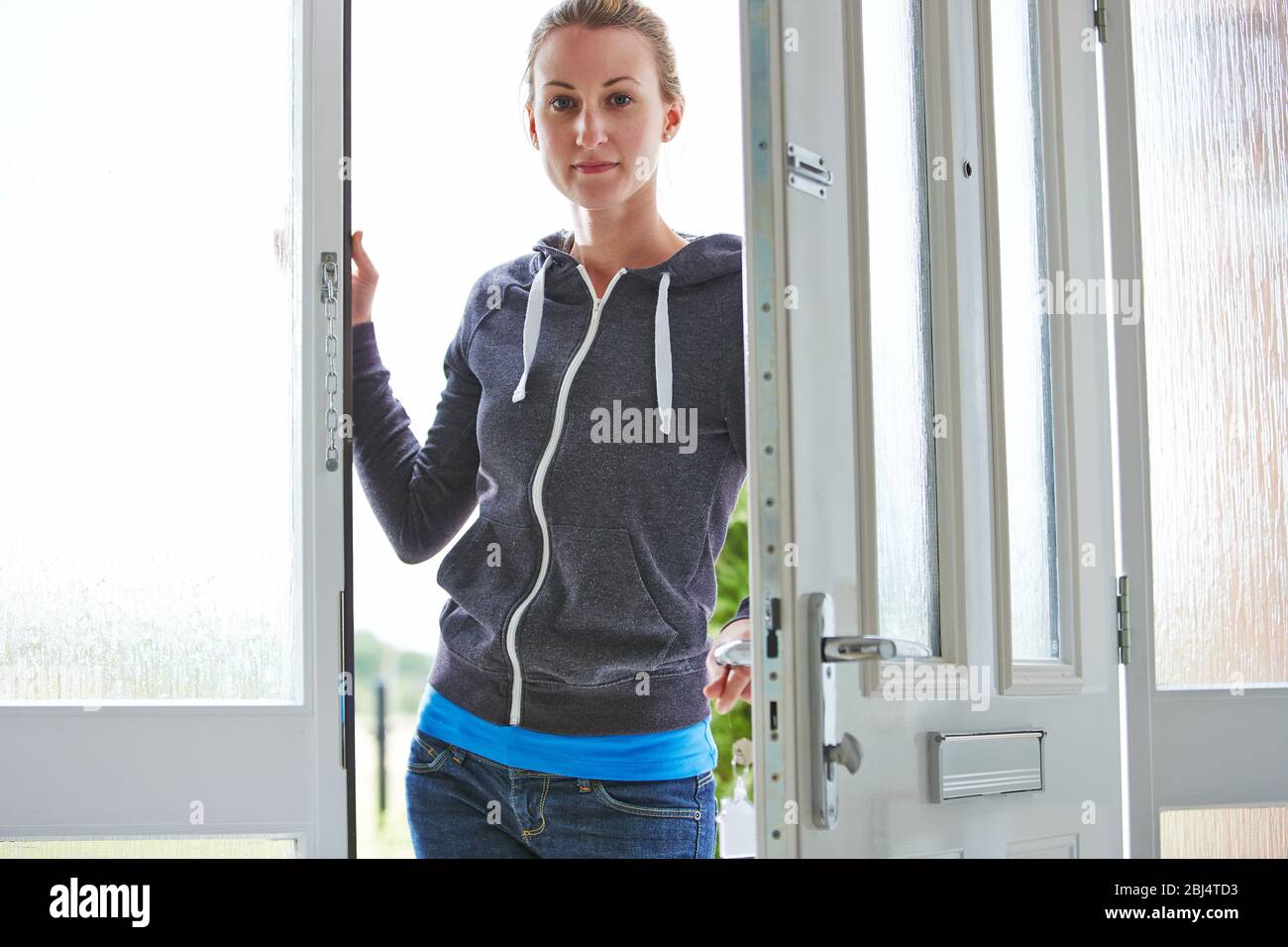 Opening front door inside hi-res stock photography and images - Alamy