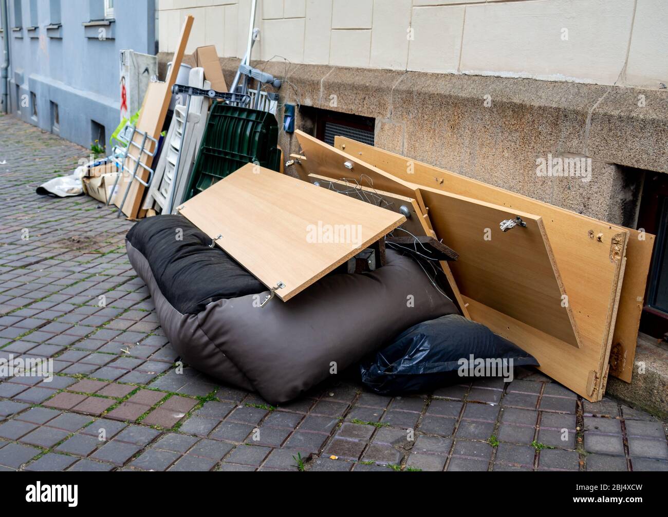 Budget breakdown on the street Stock Photo - Alamy