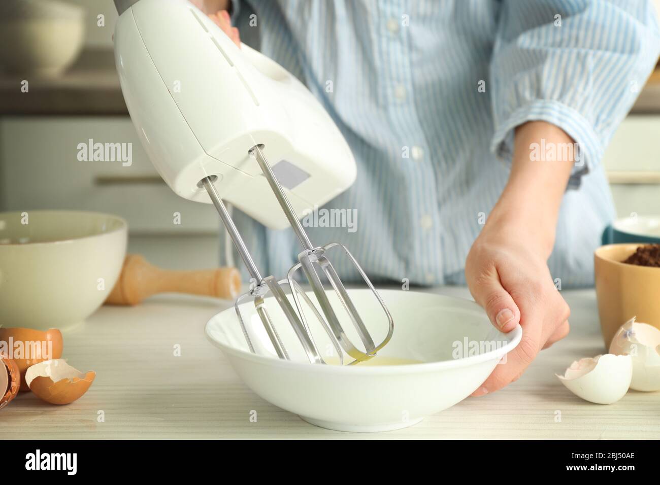 Glass mixing bowl ingredients bake hi-res stock photography and images - Alamy