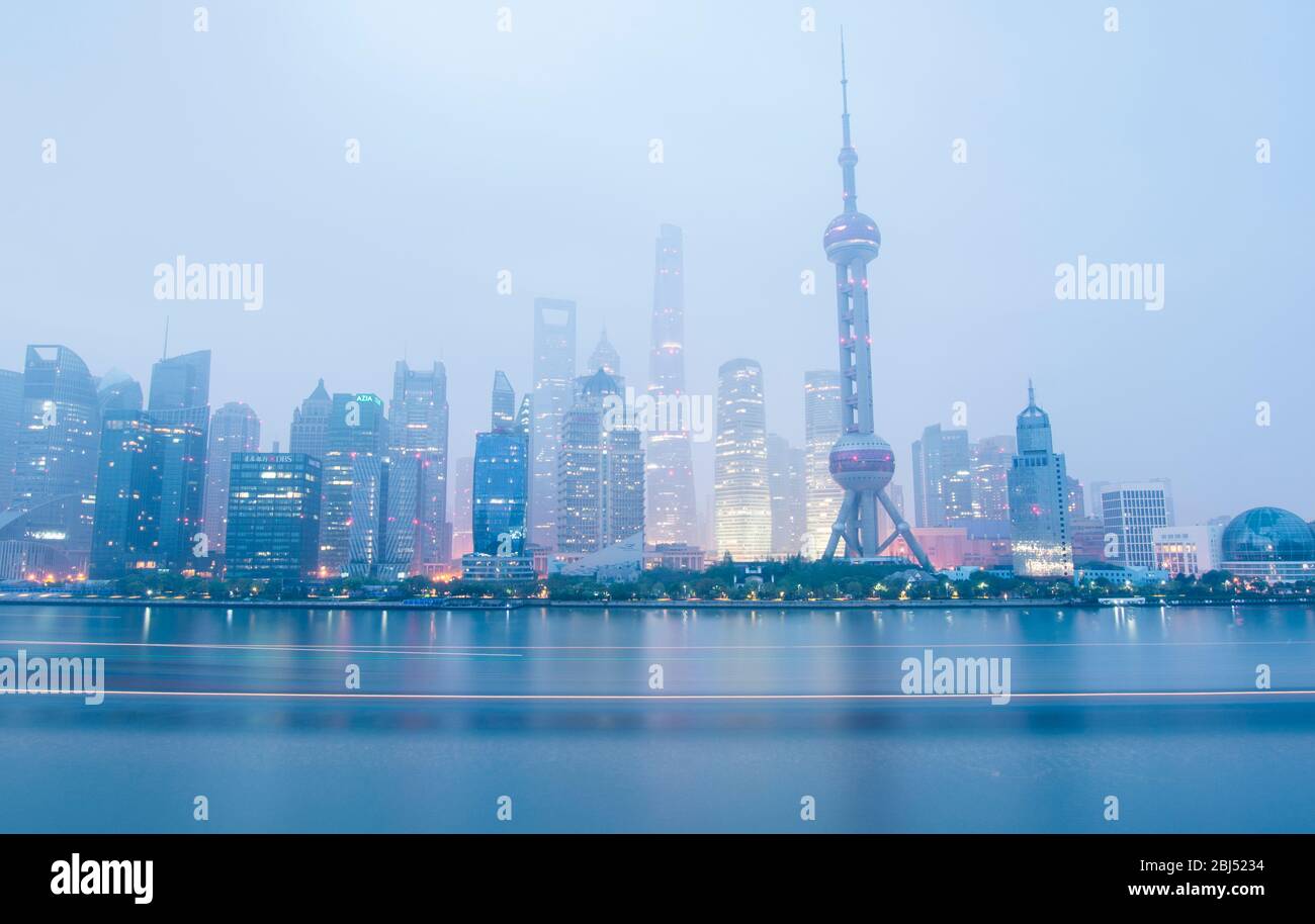 Shanghai architecture art deco hi-res stock photography and images - Alamy