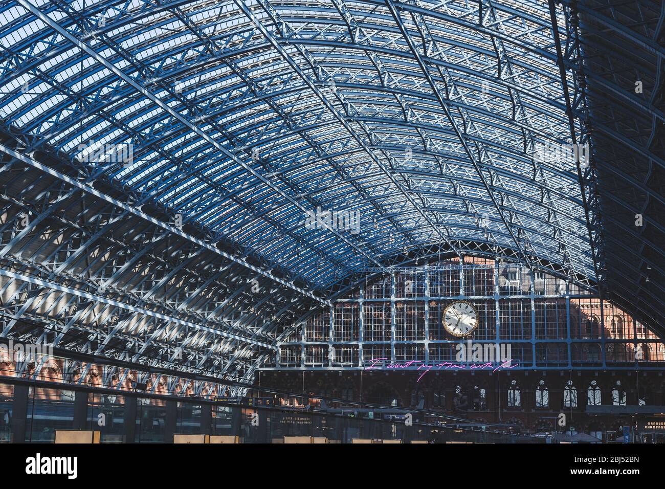 London/UK-26/07/18: the single-span overall roof of St Pancras ...