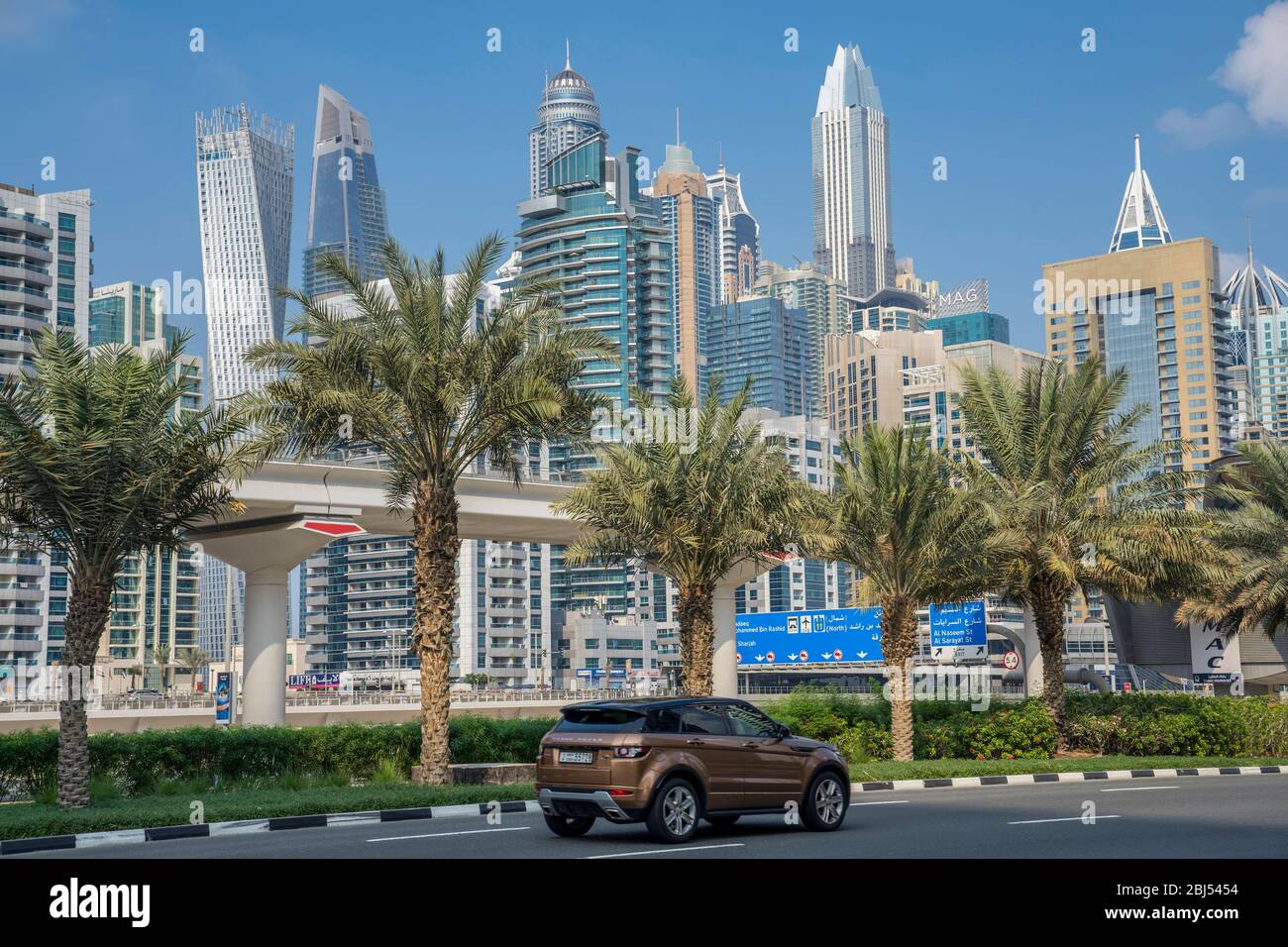Family streets uae hi-res stock photography and images - Alamy