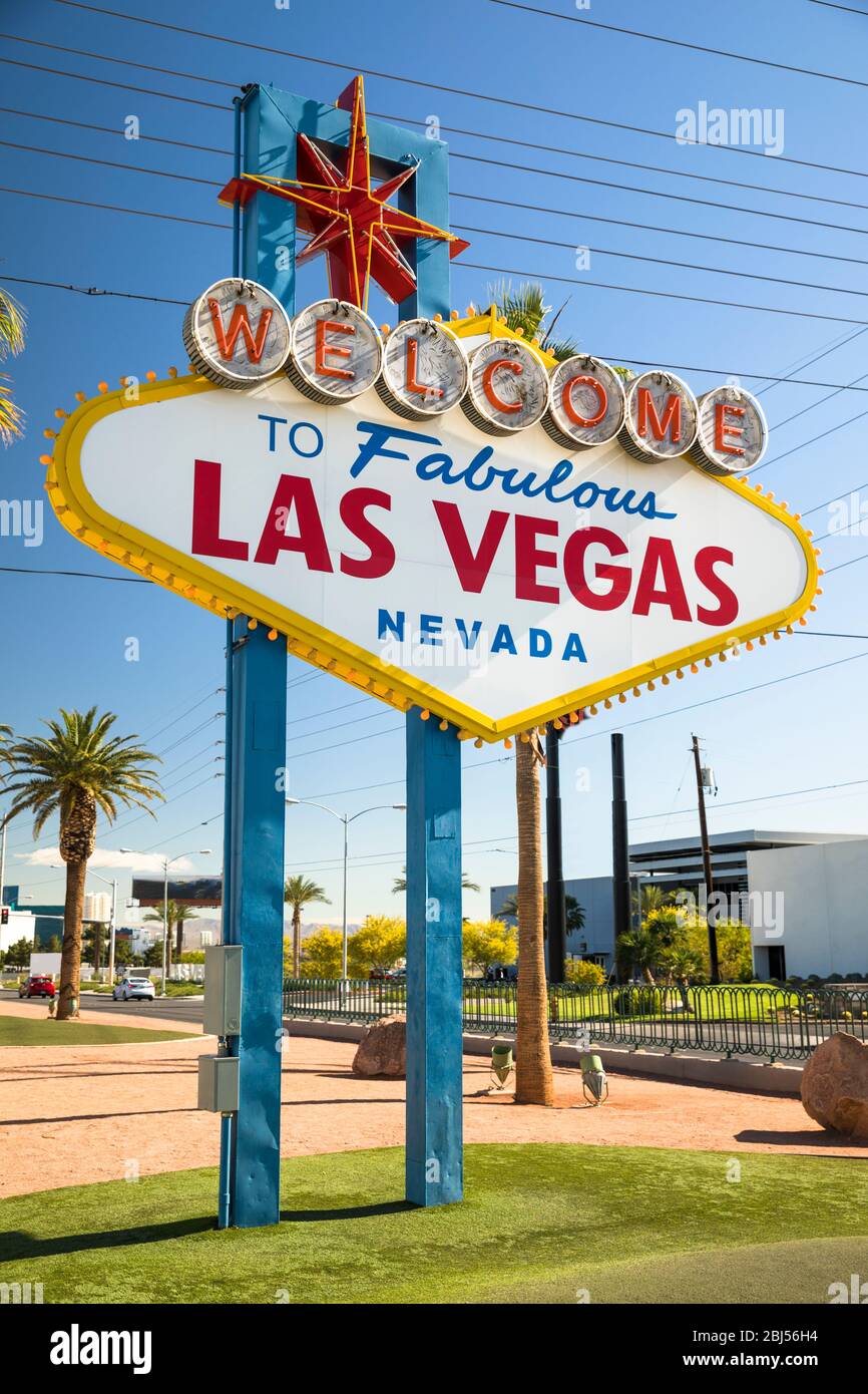 Welcome to fabulous Las Vegas greeting landmark sign in Nevada USA ...