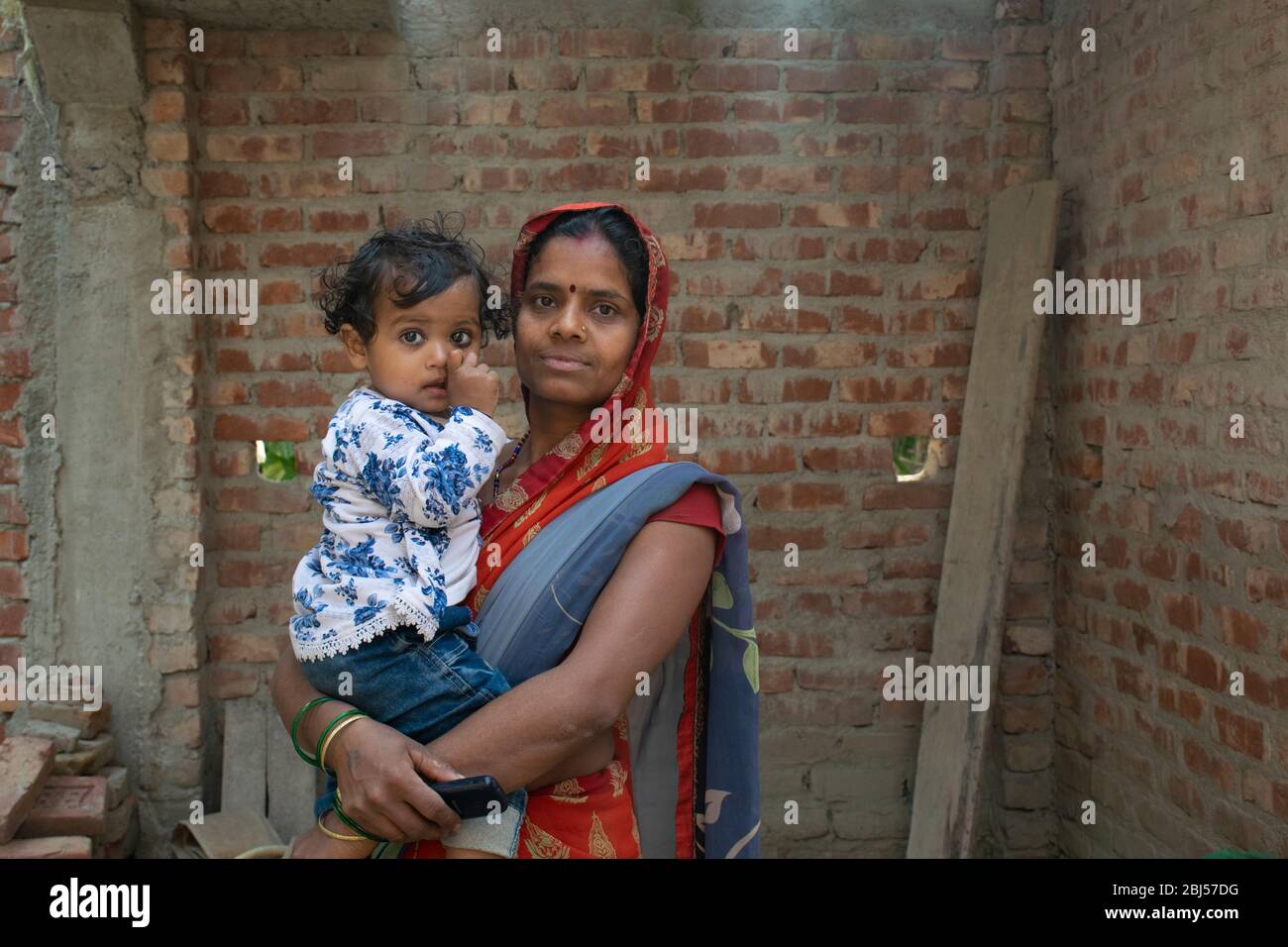Single mother poverty hi-res stock photography and images - Alamy