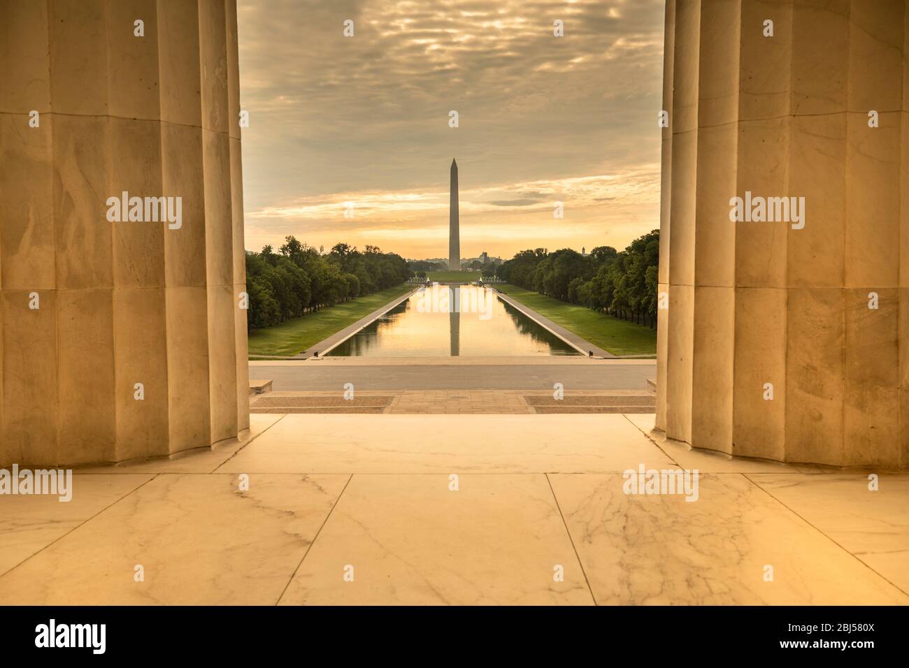 Washington DC Monument and the US Capitol Building across the ...