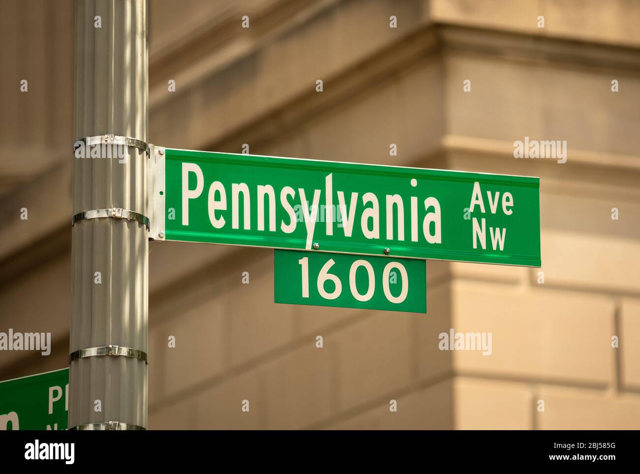 The White House 1600 Pennsylvania Ave home of the President of the ...