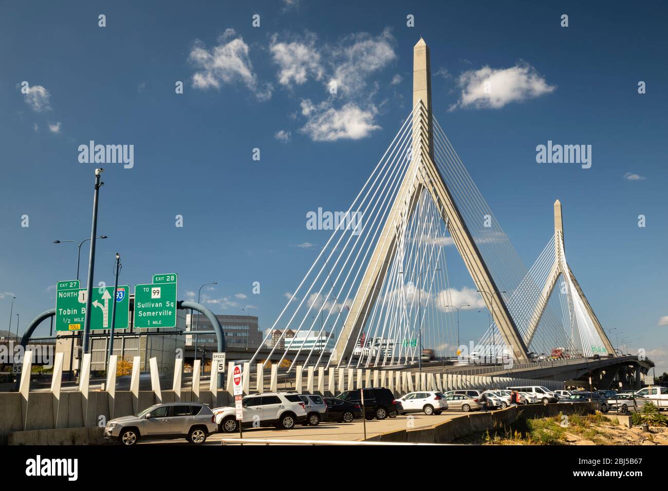 Bunker hill bridge hi-res stock photography and images - Alamy