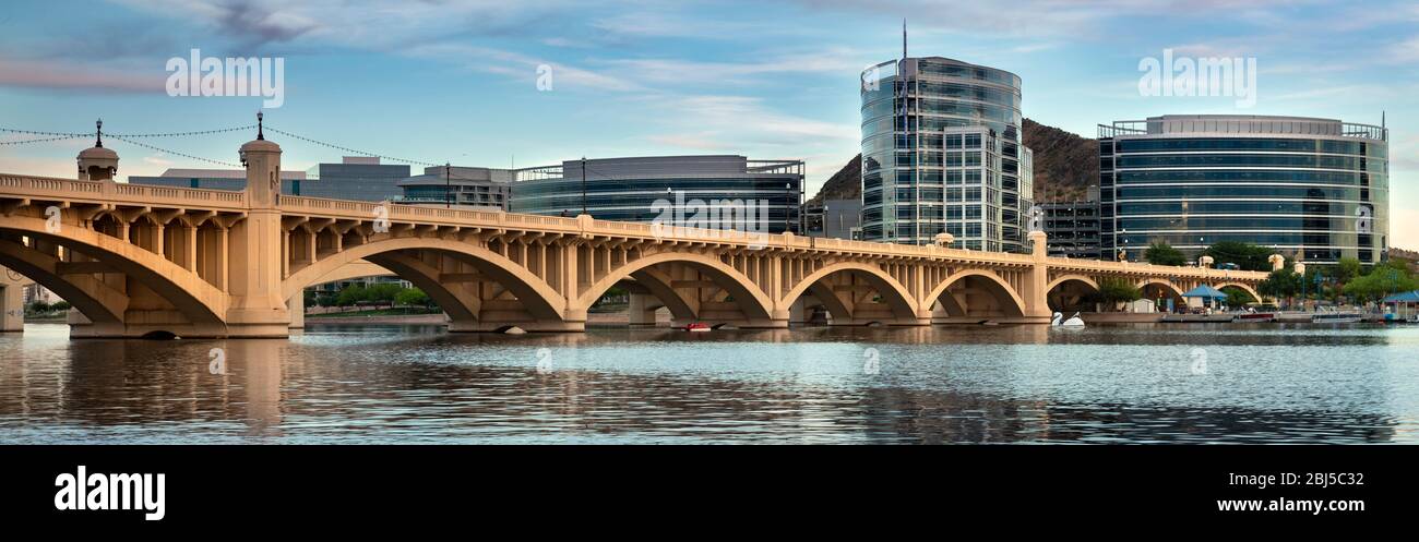Tempe skyline hi-res stock photography and images - Alamy