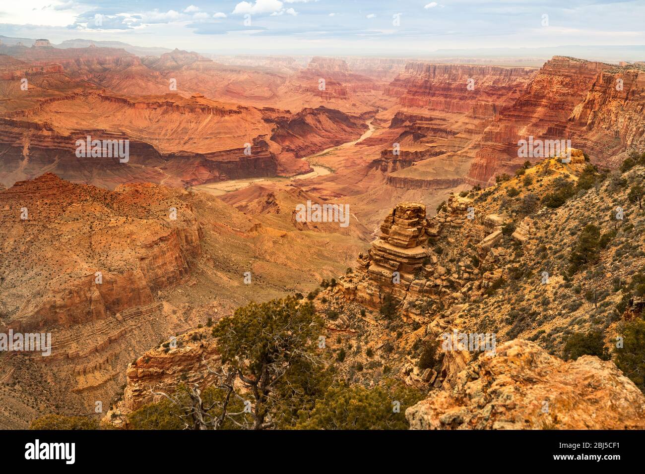 Grand Canyon scenic view from the Desert View Watchtower tourist stop ...