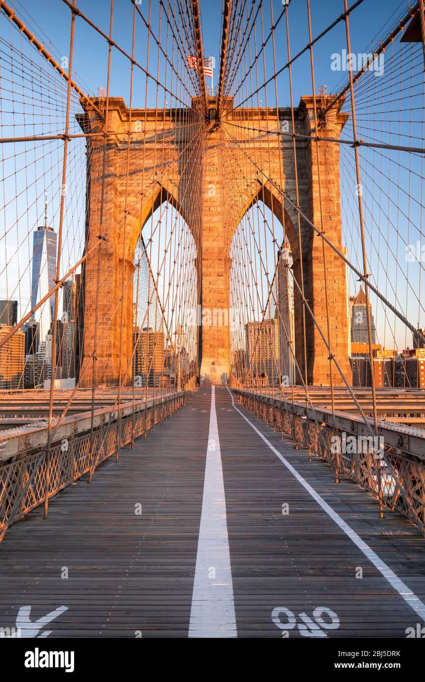 Pedestrian path over the Brooklyn Bridge connecting Manhattan New York ...