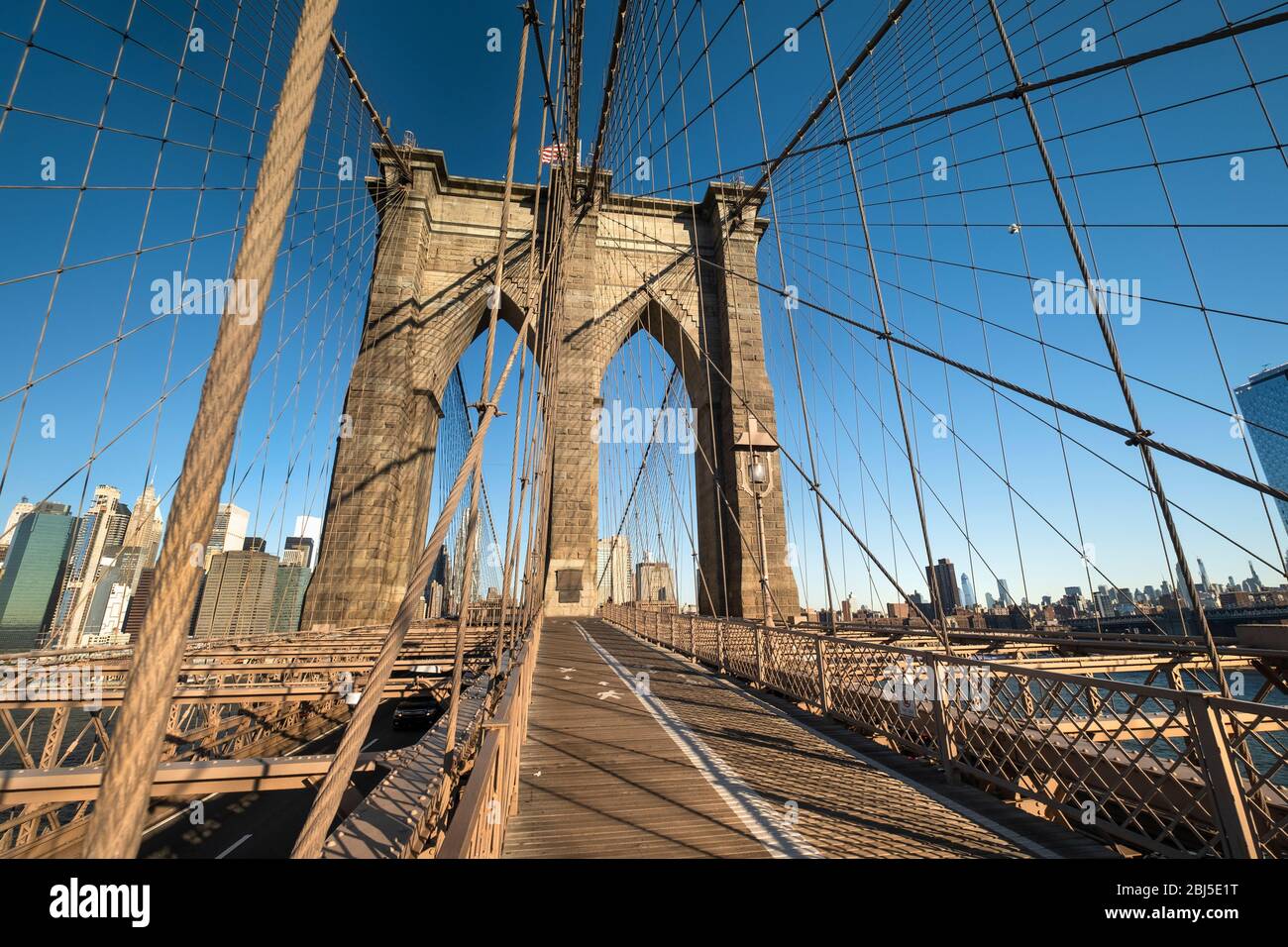 Pedestrian path over the Brooklyn Bridge connecting Manhattan New York ...