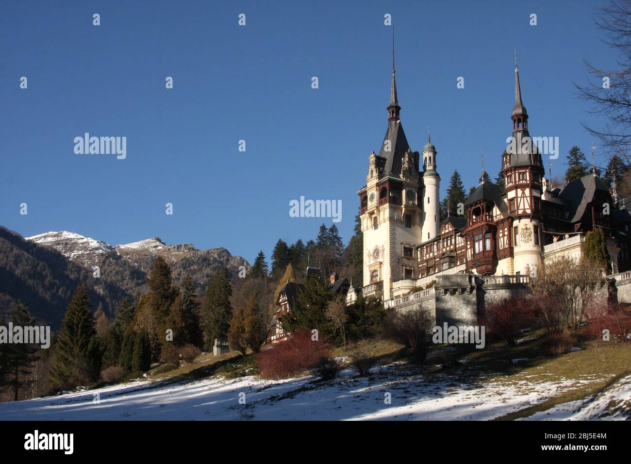 Castelul peles snow hi-res stock photography and images - Alamy