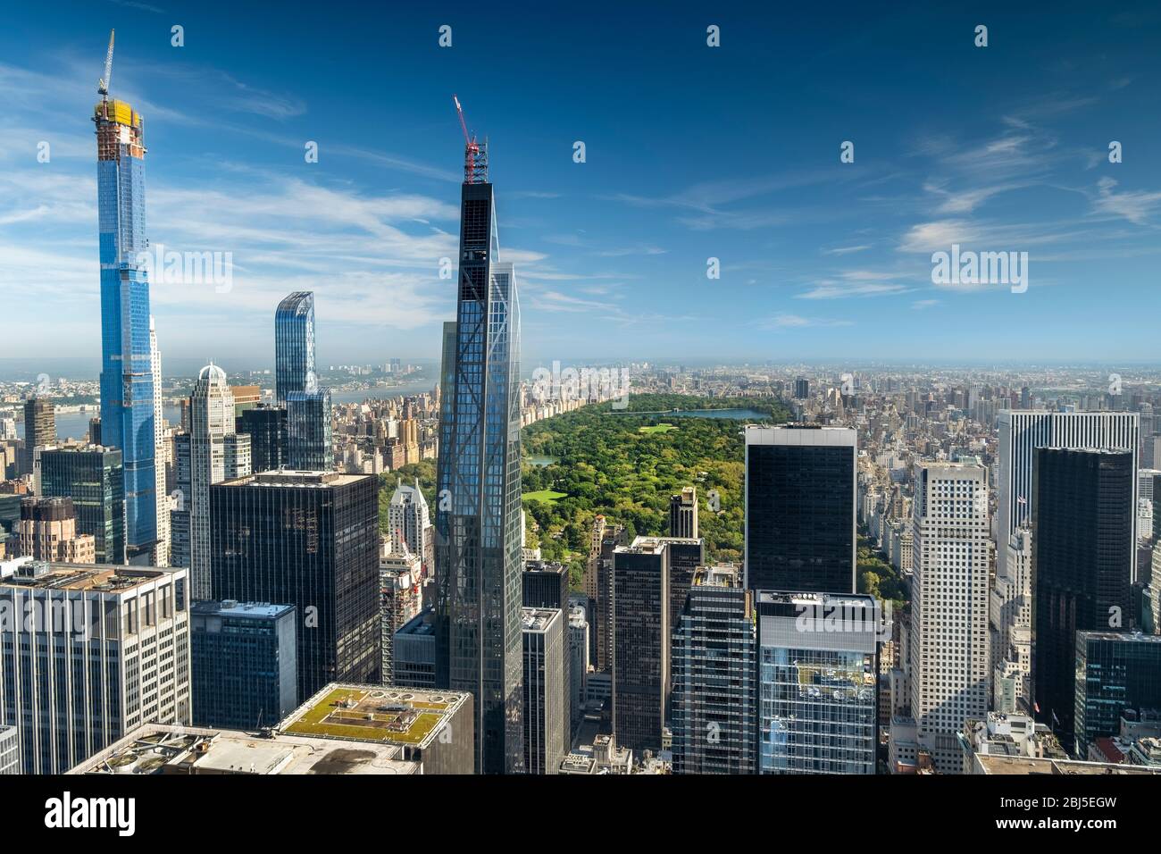 Aerial view of the buildings and skyscrapers of the Manhattan skyline ...