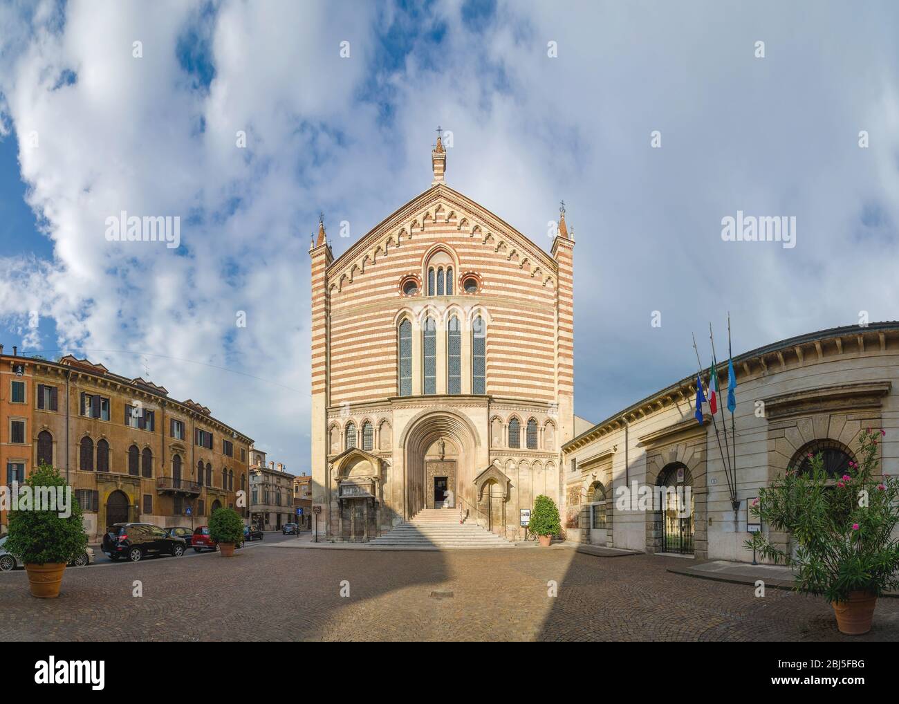 Basilica san fermo maggiore hi-res stock photography and images - Alamy