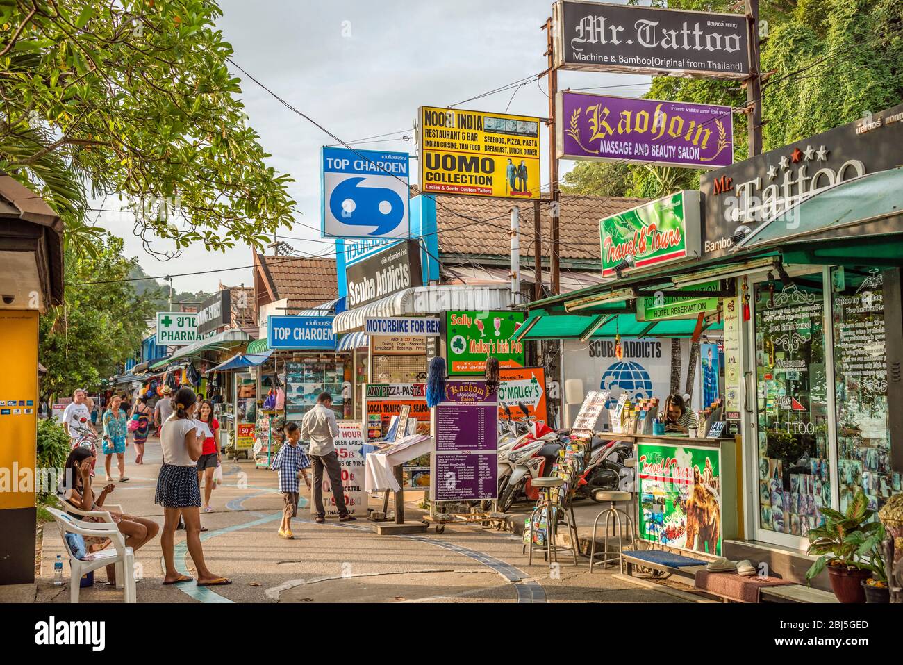 Busy Shopping Street at the beach parade of Ao Nang Beach, Krabi, Thailand Stock Photo - Alamy