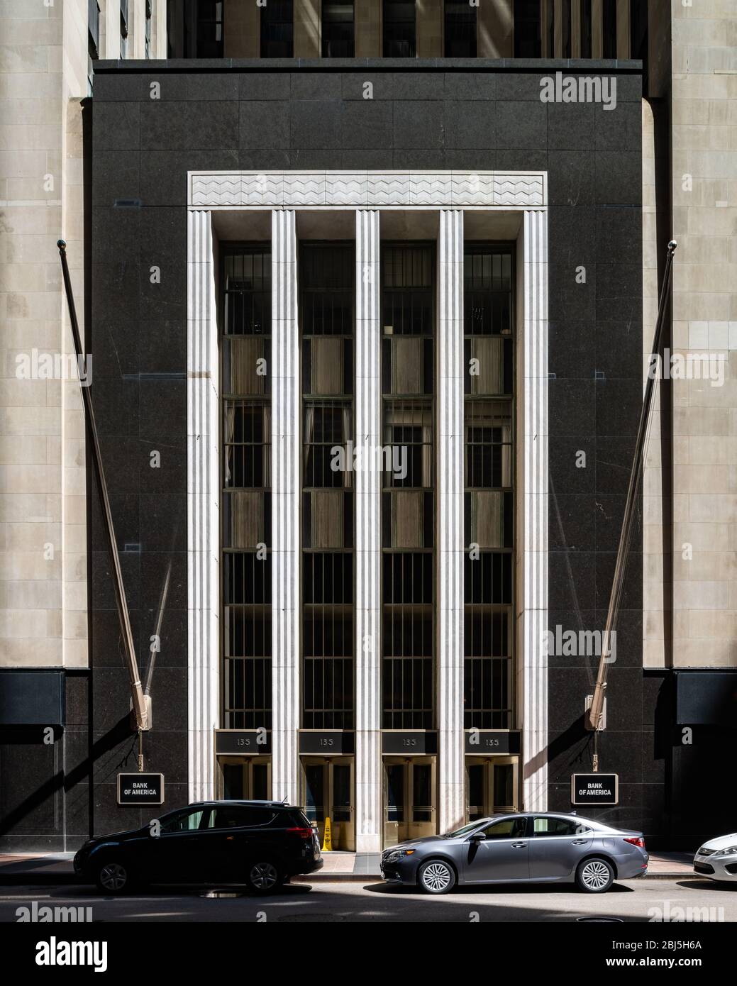 Field building hi-res stock photography and images - Alamy