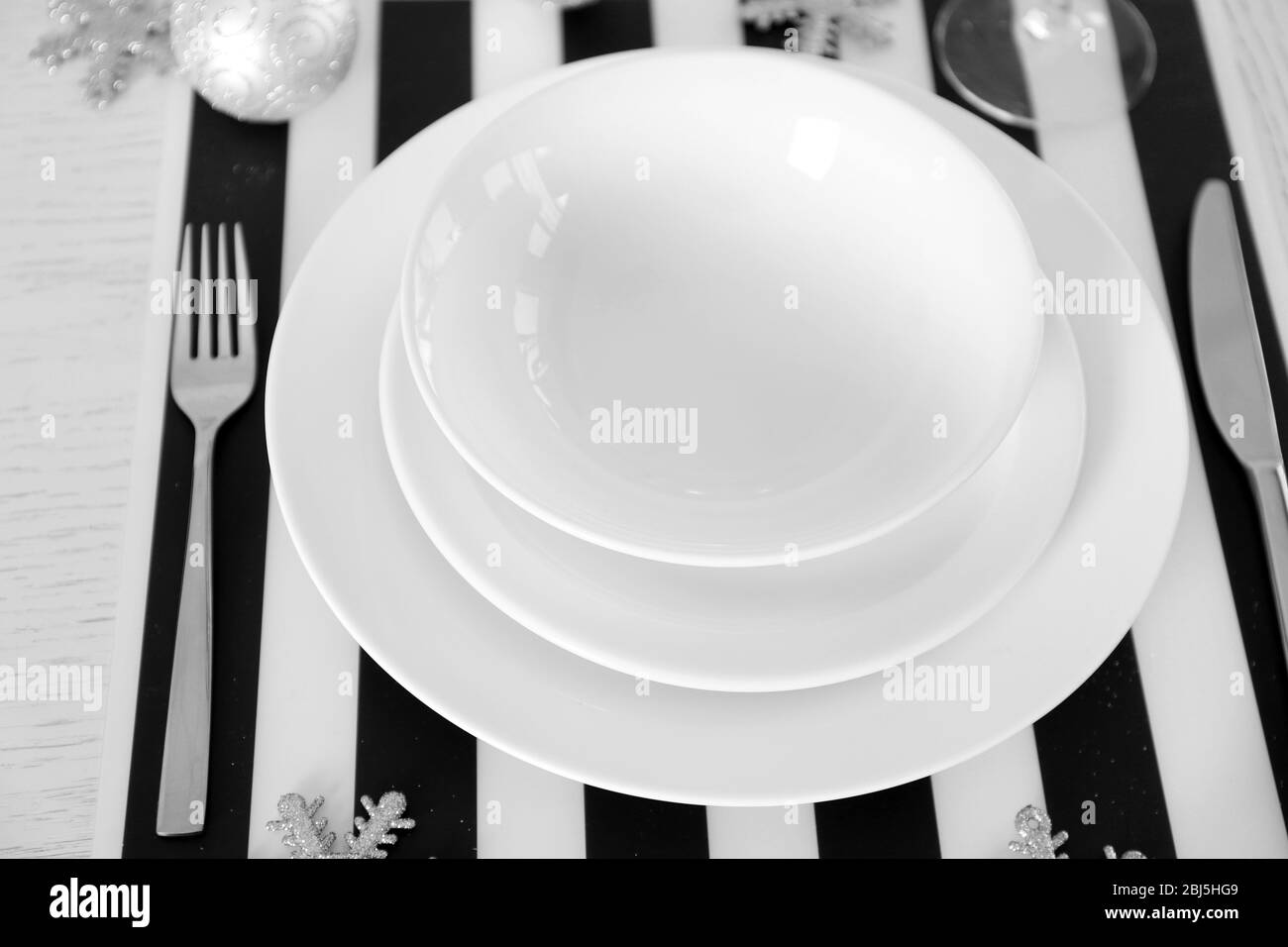 Set traditional christmas winter Black and White Stock Photos & Images ...