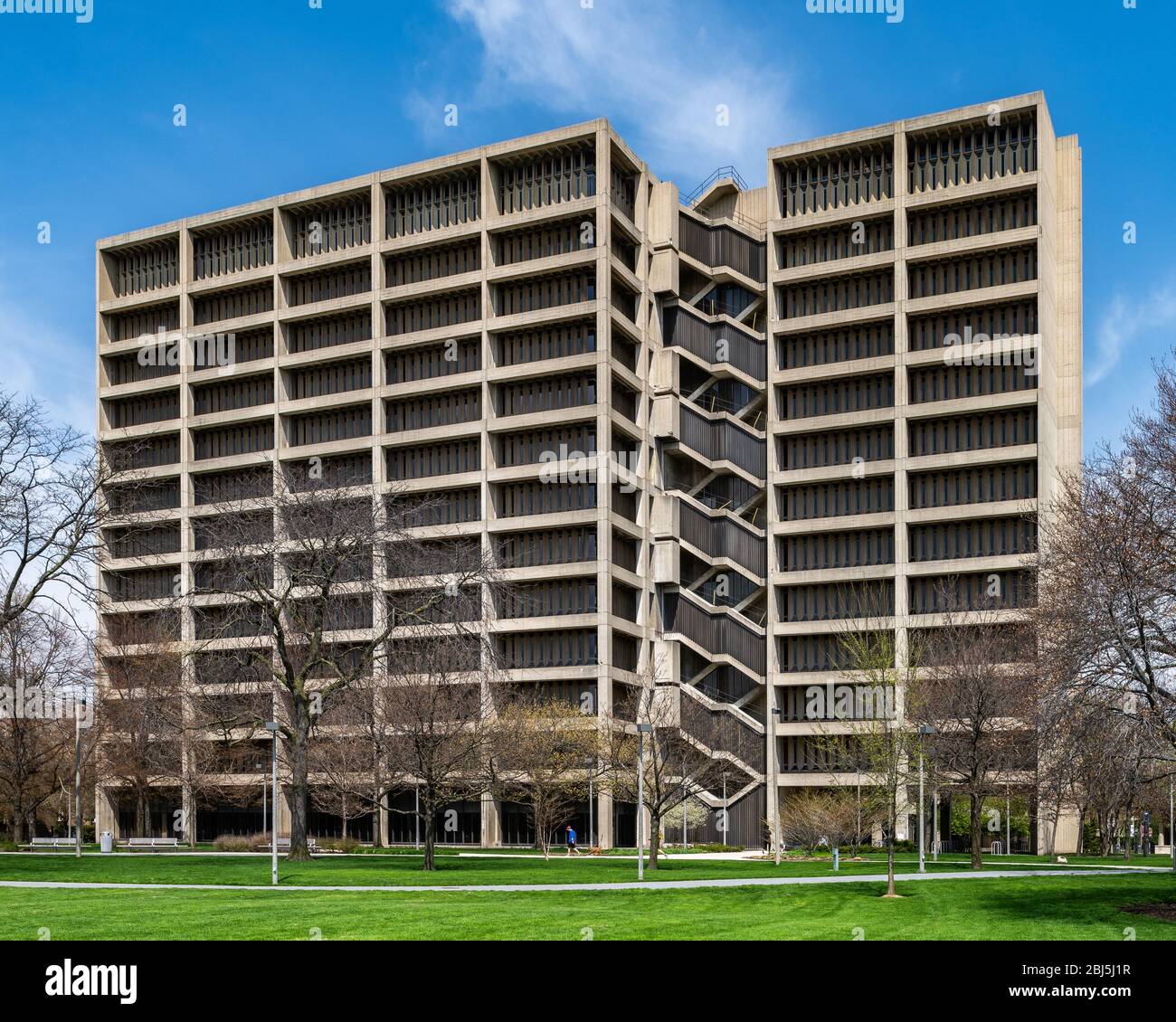 Chicago style windows on building hi-res stock photography and images ...