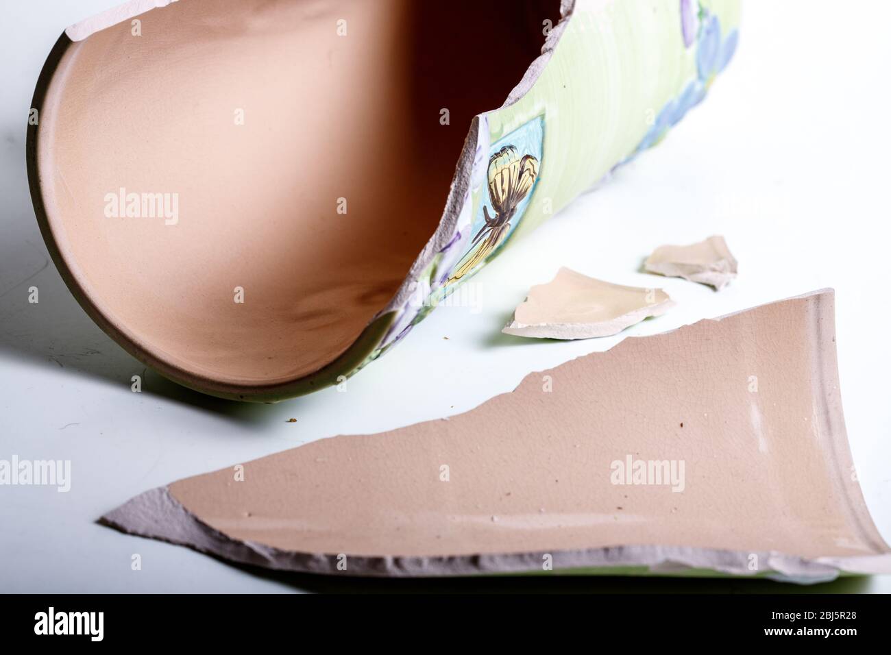 Broken vase cutout hi-res stock photography and images - Alamy