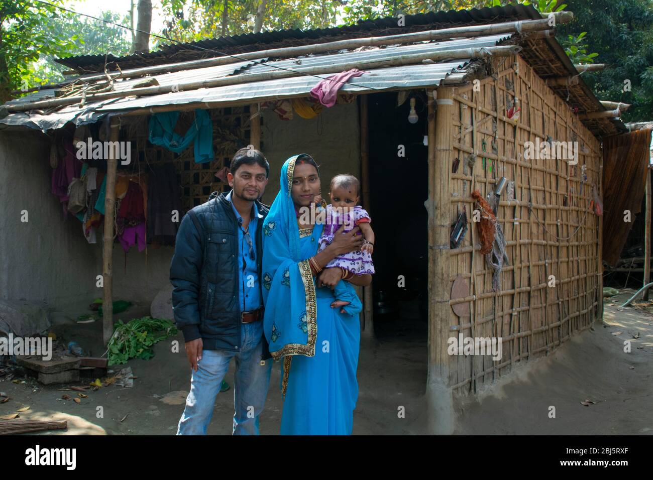 Farmer posing family hi-res stock photography and images - Alamy