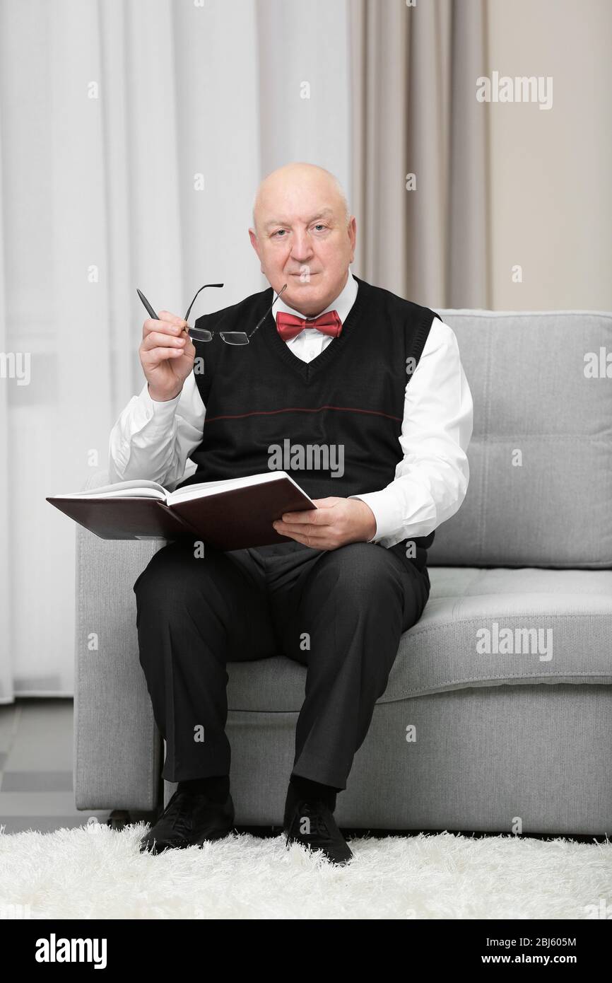 Aged psychologist at work Stock Photo - Alamy