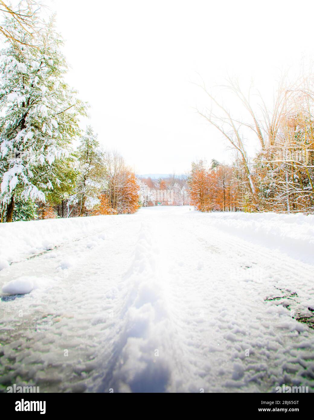 Highways covered with snow hi-res stock photography and images - Alamy