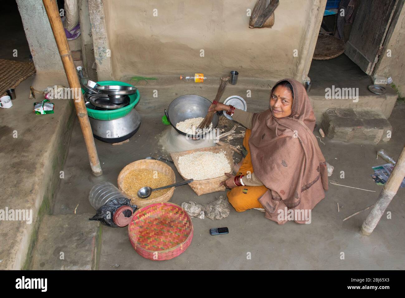 Indian woman cooking food hi-res stock photography and images - Alamy