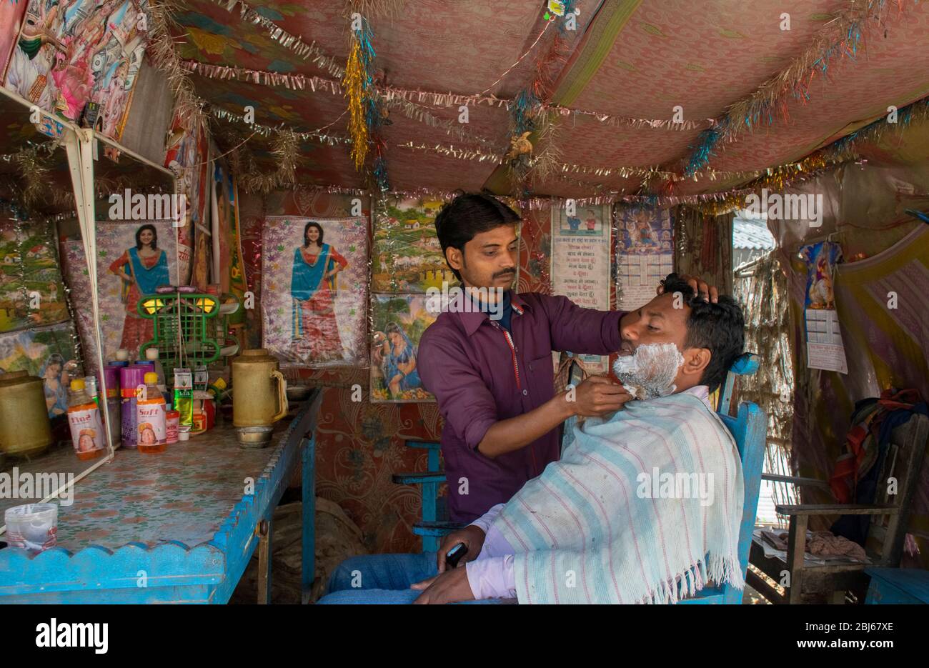 ^haircut rural ^barber hi-res stock photography and images - Alamy