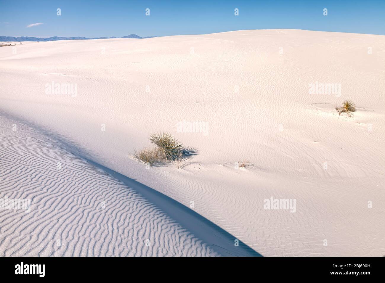 Sand dunes and the landscape at White Sand National Park, New Mexico ...