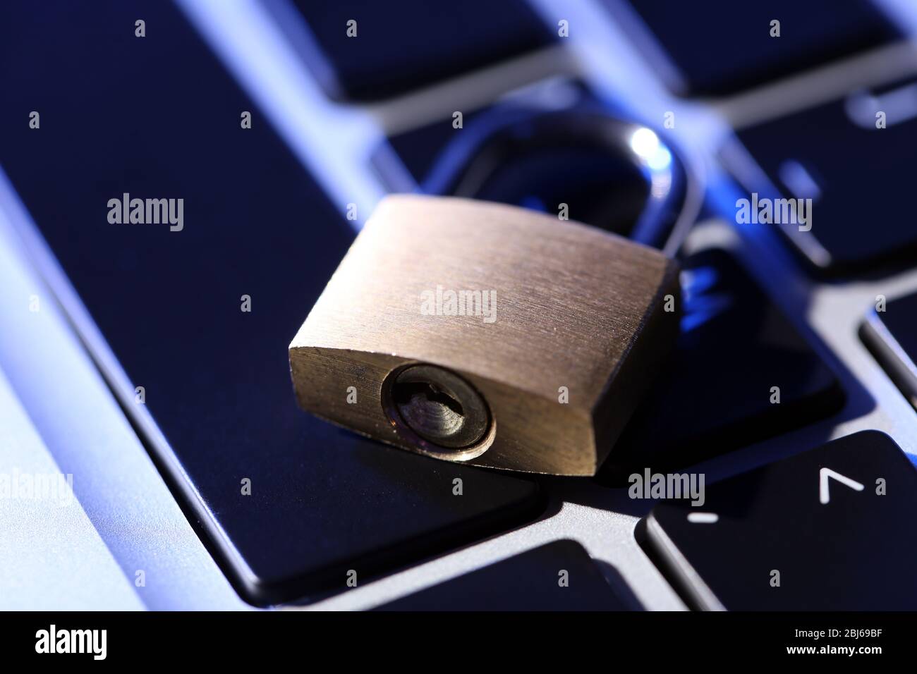 Cyber safety concept - lock on computer keyboard Stock Photo - Alamy