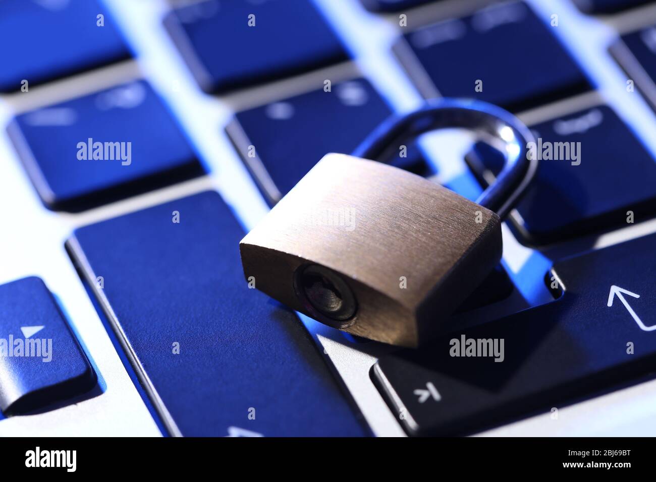 Cyber safety concept - lock on computer keyboard Stock Photo - Alamy